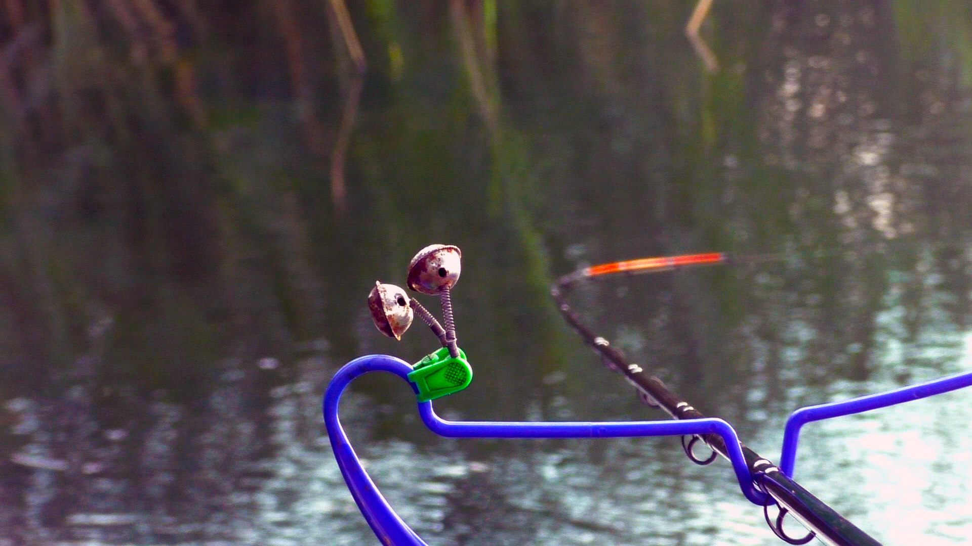 Рыбалка с ночевкой. Попали в сильный дождь