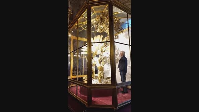 СПБ. Эрмитаж. Часы "Павлин".