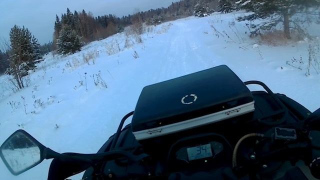 Покатушки по снегу. Квадроцикл против снегохода. Стелс и Русская механика. Часть 2