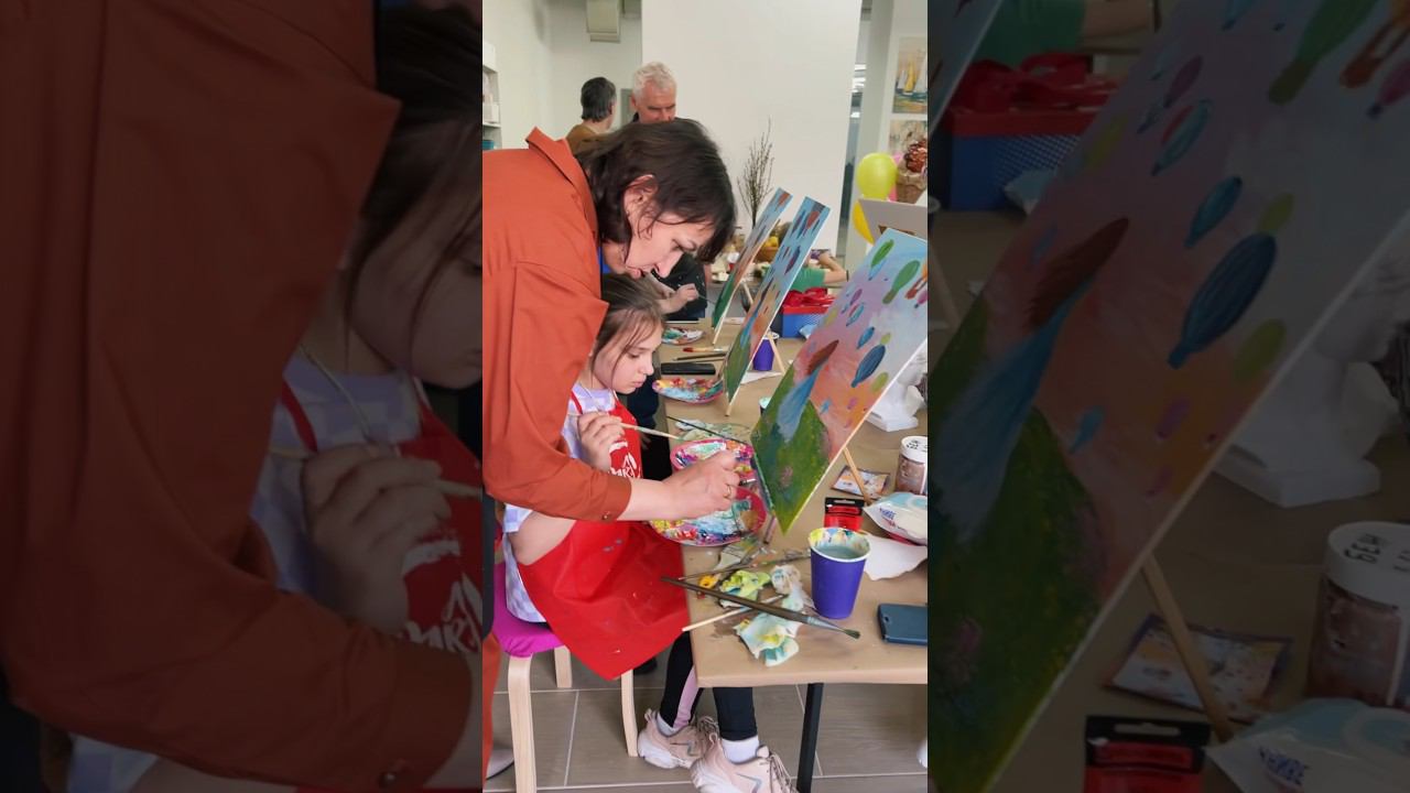 Арт-вечеринка, на которой мы организовали мастер-класс по живописи для взрослых и флюид для детей!