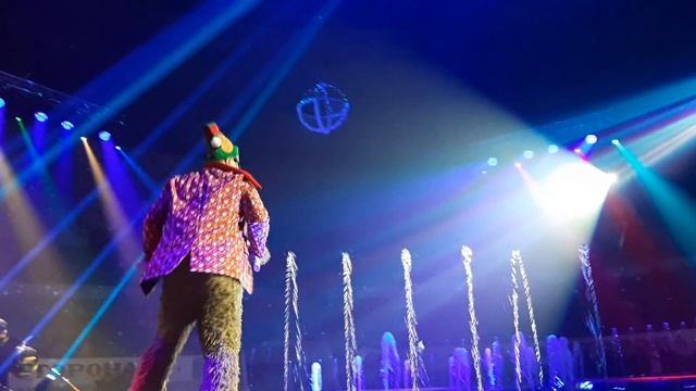 Новогодняя феерия Ватерленд, праздничное представление с фонтанами в Криворожском цирке, 23.12.2023