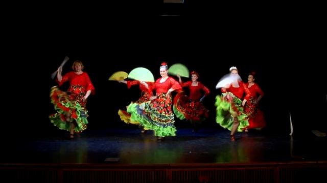 Гуахира с веерами