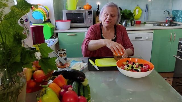 Курица с яблоками греческий салат