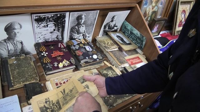 Награды, книги, фотографии и печатные издания .mp4