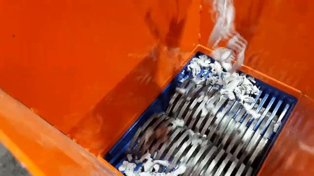 Шредер ИШМ-220 дробилка для кожи дробление кожи дробление спилка.mp4