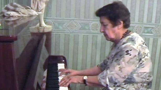 "Грезы любви" (Лист). Играет Дьяченко Марина Петровна (80 лет).