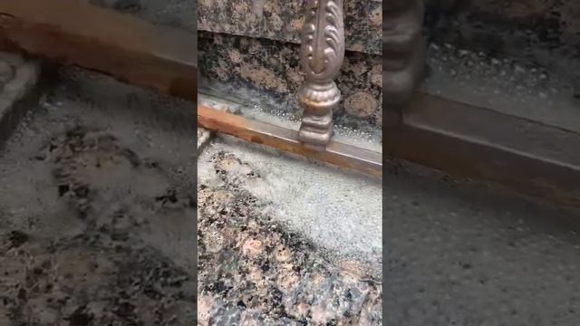 Очистка крыльца от сложных загрязнений. Клининговая компания Dream Group