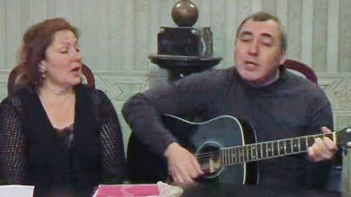 "Держись меня" (запись 2008 г). Поют Фондаратовы Елена и Сергей.