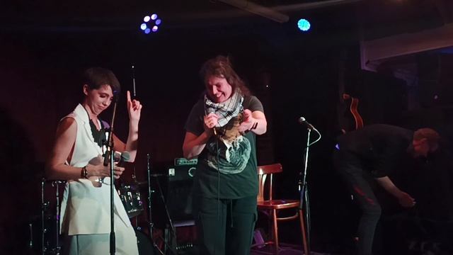 Выступление гр. "Дуэт Ю" в баре  "Алиби" 
Москва, 2023-04-16 
https://vk.com/duet_you