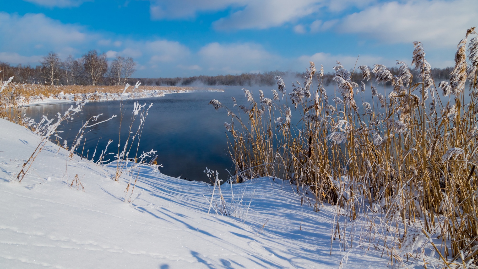 "НАД СЕРЕБРЯНОЙ РЕКОЙ"... (Фото Юрия Морозова (Рязань) - Поёт Иван Скобцов)
