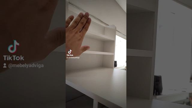 Маникюрный стол по эскизу, ящики открытие нажатием

#мебельядвига
#маникюрныйстол