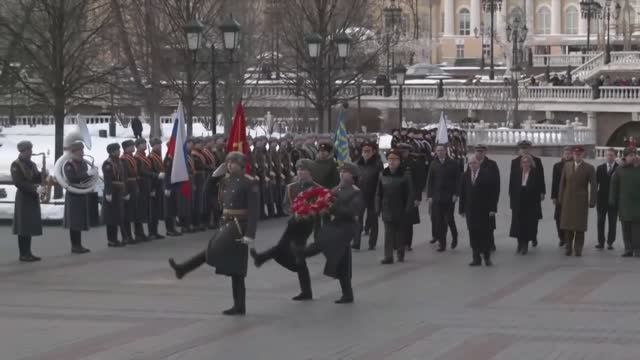 Министр обороны Великобритании Бен Уоллес возложил венок к Могиле Неизвестного Солдата. 11.02.22 г.