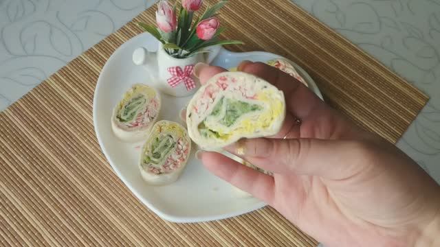 Как превратить обычный лаваш в красивую праздничную закуску. Рулет из лаваша с крабовыми палочками