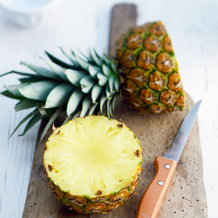 как очистить ананас без ножа
