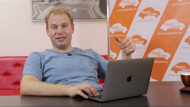 Яркий салатовый салон и ленты ремней безопасности из экокожи для BMW 3