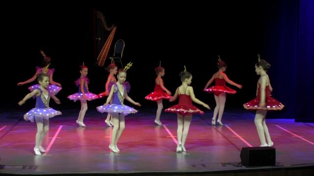 «Диезы-бемоли» педагог: Мартынец Анастасия школа Вавилова. Фрагмент из отчетного концерта.