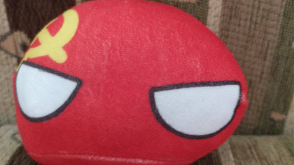 ЕСЛИ БЫ МЯЧИКИ ГУЛЯЛИ - ГЕННАДИЙ ООНОВИЧ И МИХАИЛ АЛЕКСАНДОВИЧ (МЯЧИКИ) СМОТРЯТ НА ВОКЗАЛ.