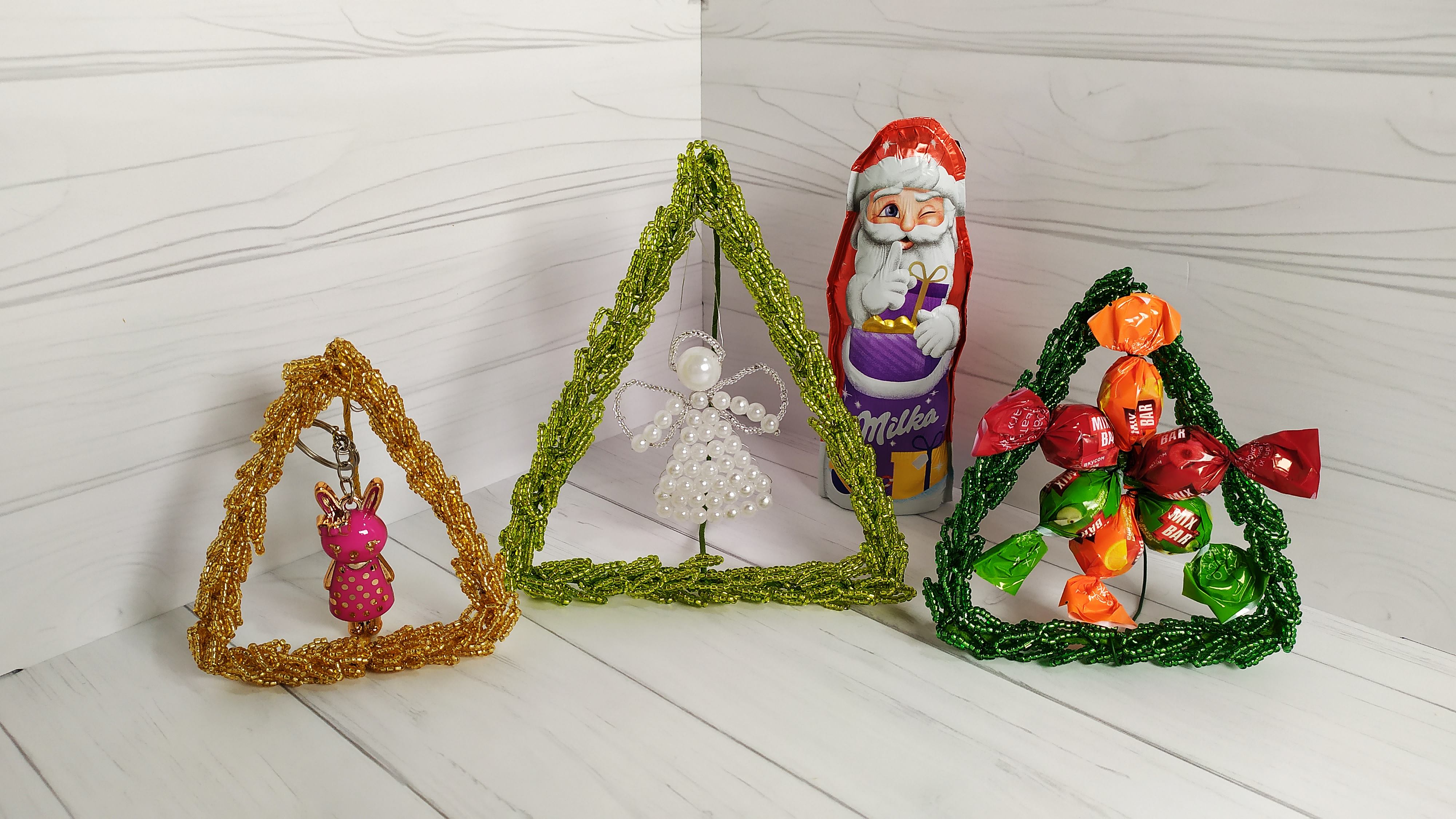 Работы из бисера. Елка из бисера. Новогодний сувенир. Мастер класс для начинаVID_20221122_210727.mp4