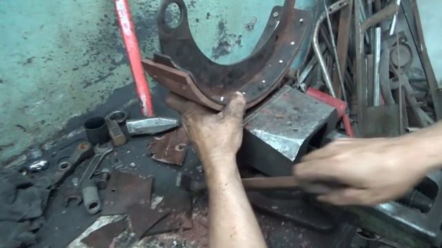 Ремонт ГАЗ-63 часть первая,перебортовка колёс ,ремонт тормозов.