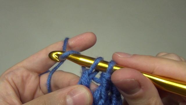 Урок 6.1 ПРАВАЯ РУКА. Столбики с накидом в кольцо. Вязание крючком не глядя