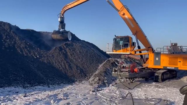 Электрический перегружатель Yonggong-Borus YGZ520 на угольном разрезе