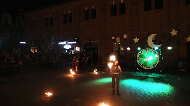 20210912 Театральный дворик 2021. Шоу-проект «Стихия» (Тула) с огненным шоу «Folk'n'roll»