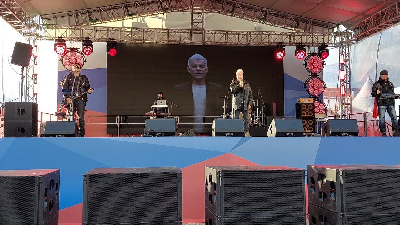 #1. Стрим В парке Левобережный состоялась патриотическая акция, мы вместе.