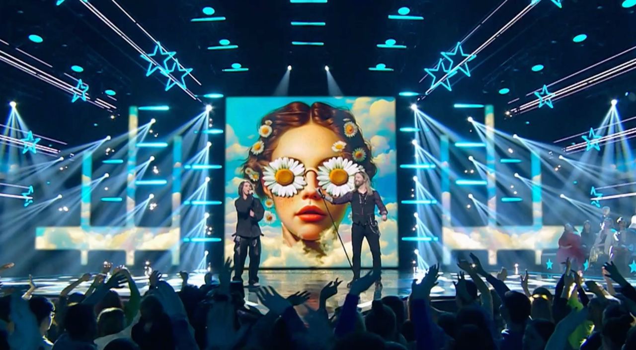 Арсений Бородин и Александр Филин - Самая любимая | Новая Фабрика Звезд