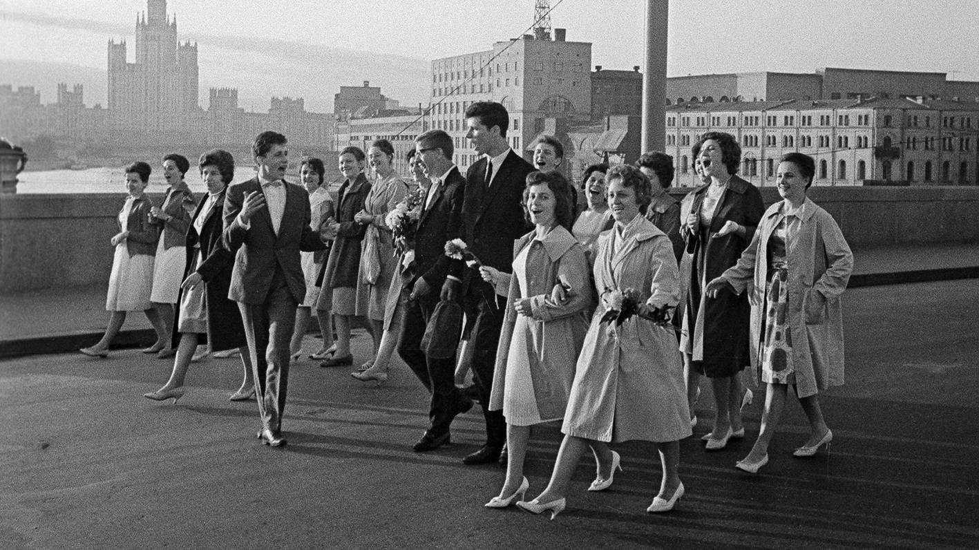 "О ЧЁМ ПЛАЧУТ ГИТАРЫ"... (Фото группы "ИСТОРИЯ МОСКВЫ В ФОТОГРАФИЯХ") - ВИА "ГОЛУБЫЕ ГИТАРЫ")