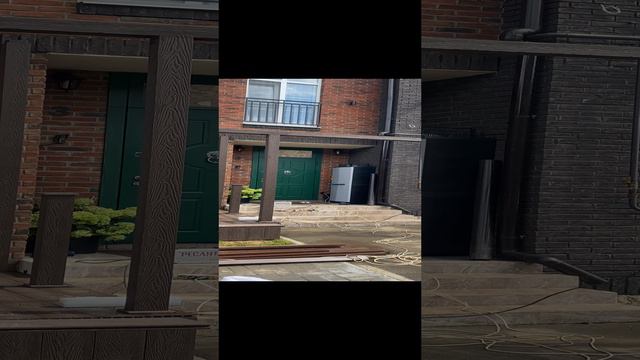 Монтаж площадки из ДПК с навесом. Установка крыши. Сварка опорных столбов.