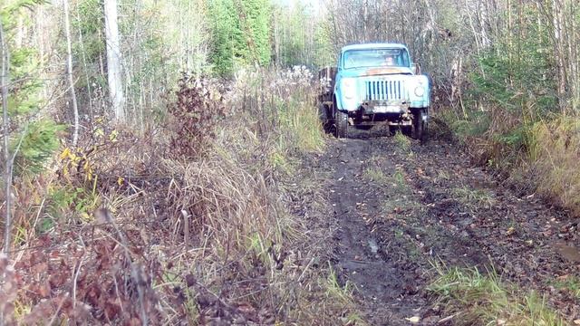 Газ 52 и восход 3м едут на хутор.