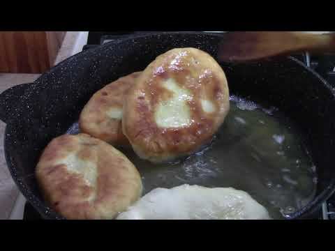 Эти большие пирожки быстро пекутся и быстро съедаются.