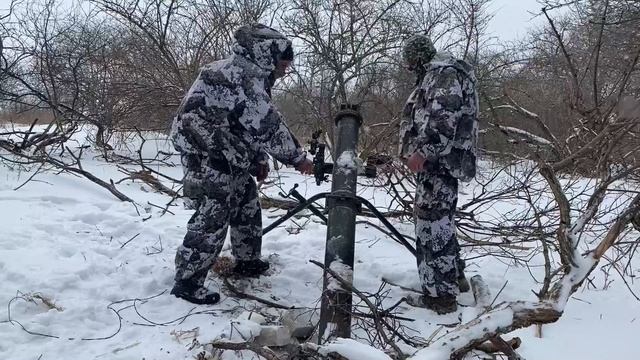 Минобороны России опубликовало кадры работы расчетов «кочующих минометов» в зоне СВО