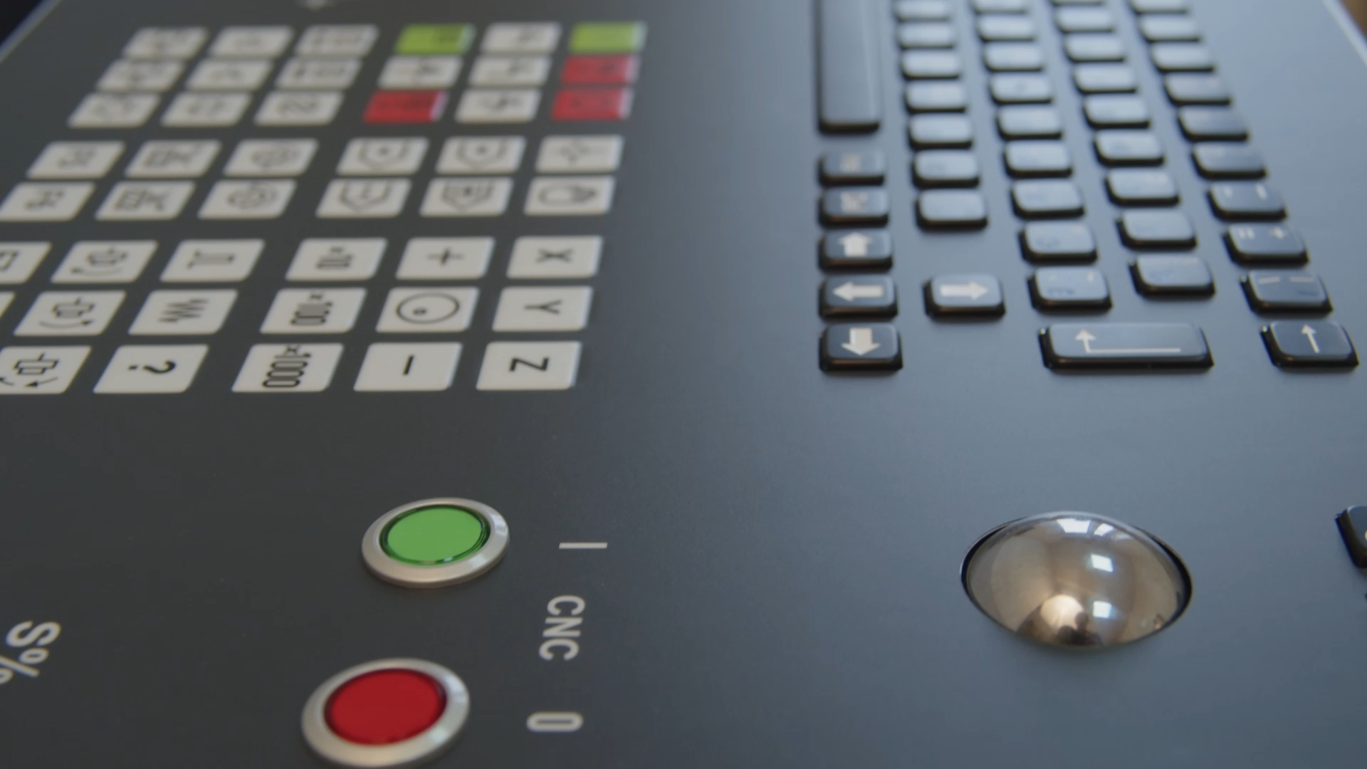 Пленочные клавиатуры на заказ. Клавиатура на жестком основании с трекболом. ООО "Дана-НН".