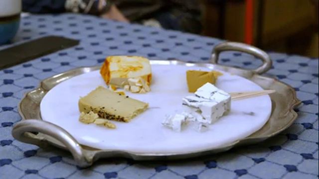 Roadmap B2+ Unit 9 La Fauxmagerie