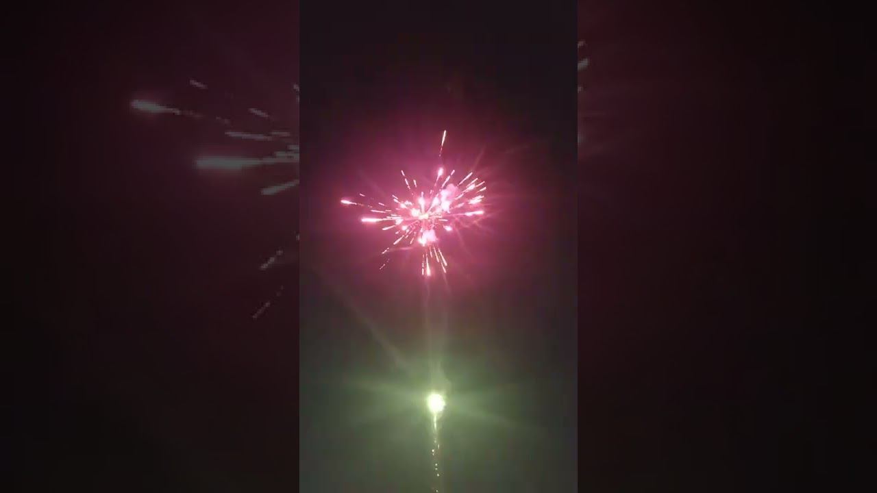 Салют "Грозный Левиафан"  ( 19 залпов, 0.8 калибр)