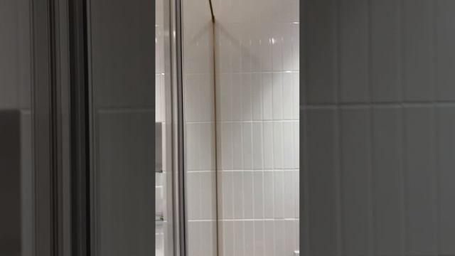 Душевое ограждение угловое с распашной системой