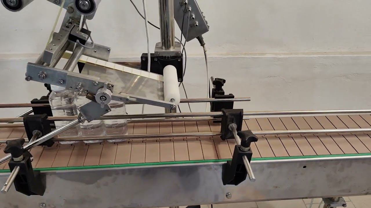 Наклеивание этикетки c куар кодом (QR код) на тару - EtiKon.ru