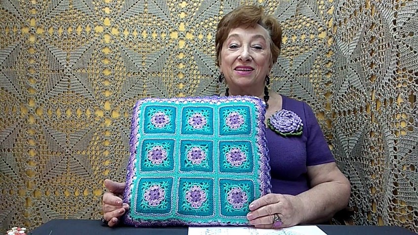 Подушка "Луна". Мастер-класс по вязанию крючком от О. С. Литвиной.