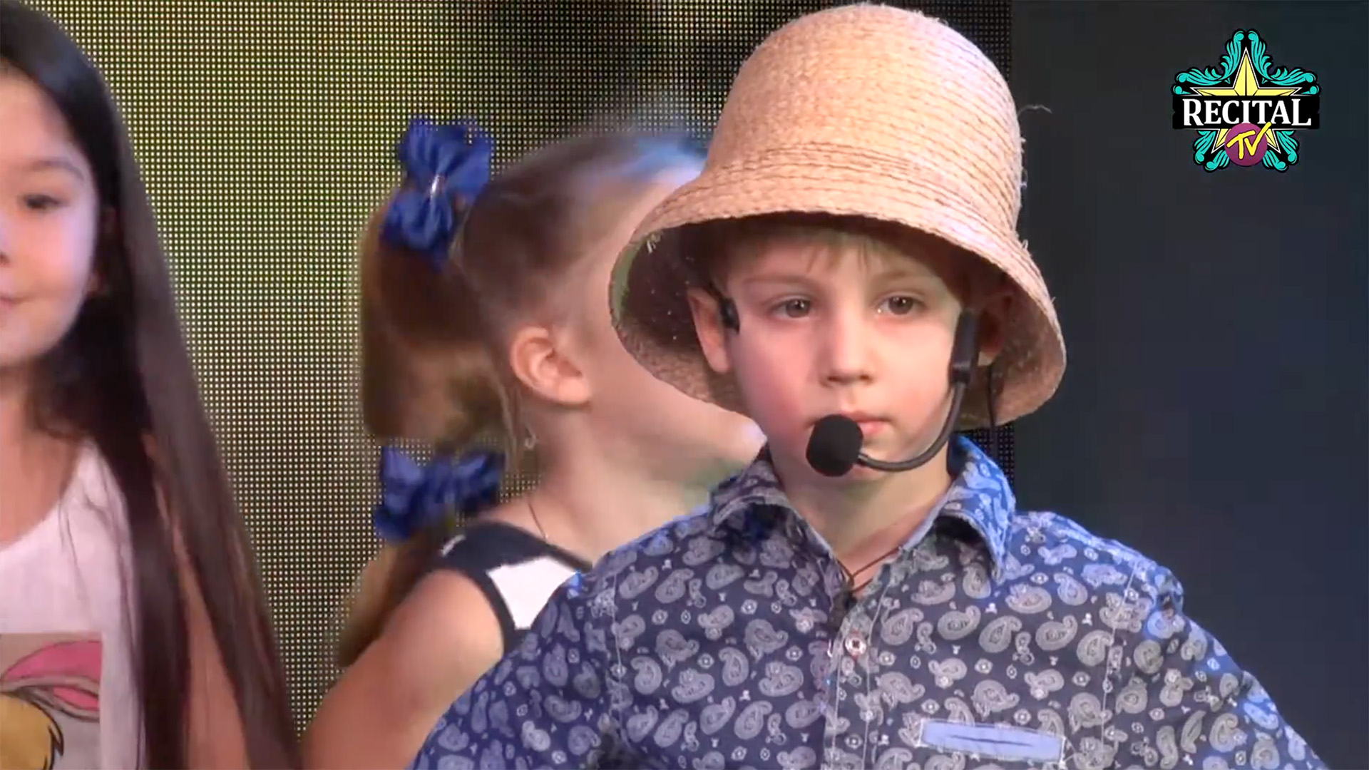 Deni Boom (Денис Бунин) и Recital Kids — Робинзон