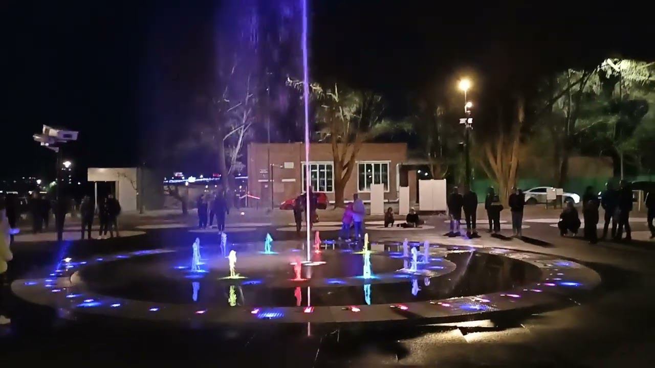 Ночной фонтан