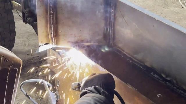 Устанавливаем крылья на мини-трактор