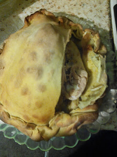 Курица пельмень. Этим одним пельменем можно накормить семью и не одну.