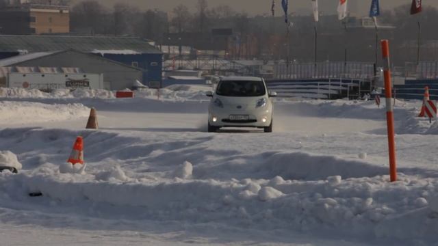 NISSAN LEAF Тест-драйв в программе Москва рулит