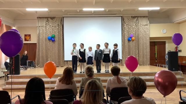 8 марта 2022. Поздравление от первых классов