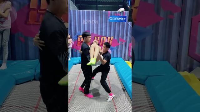 ПРЫЖКИ НА БАТУТЕ | Trampoline Jumping  | Смешные видео | Funny Videos #9 #poseitv #shorts #шортс