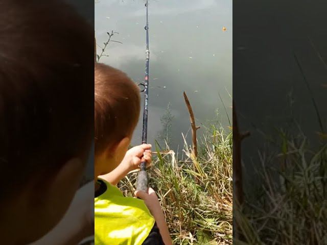Малой Первый Раз на Рыбалке Клюнула Крупная РыбаРыбалка в Дагестане