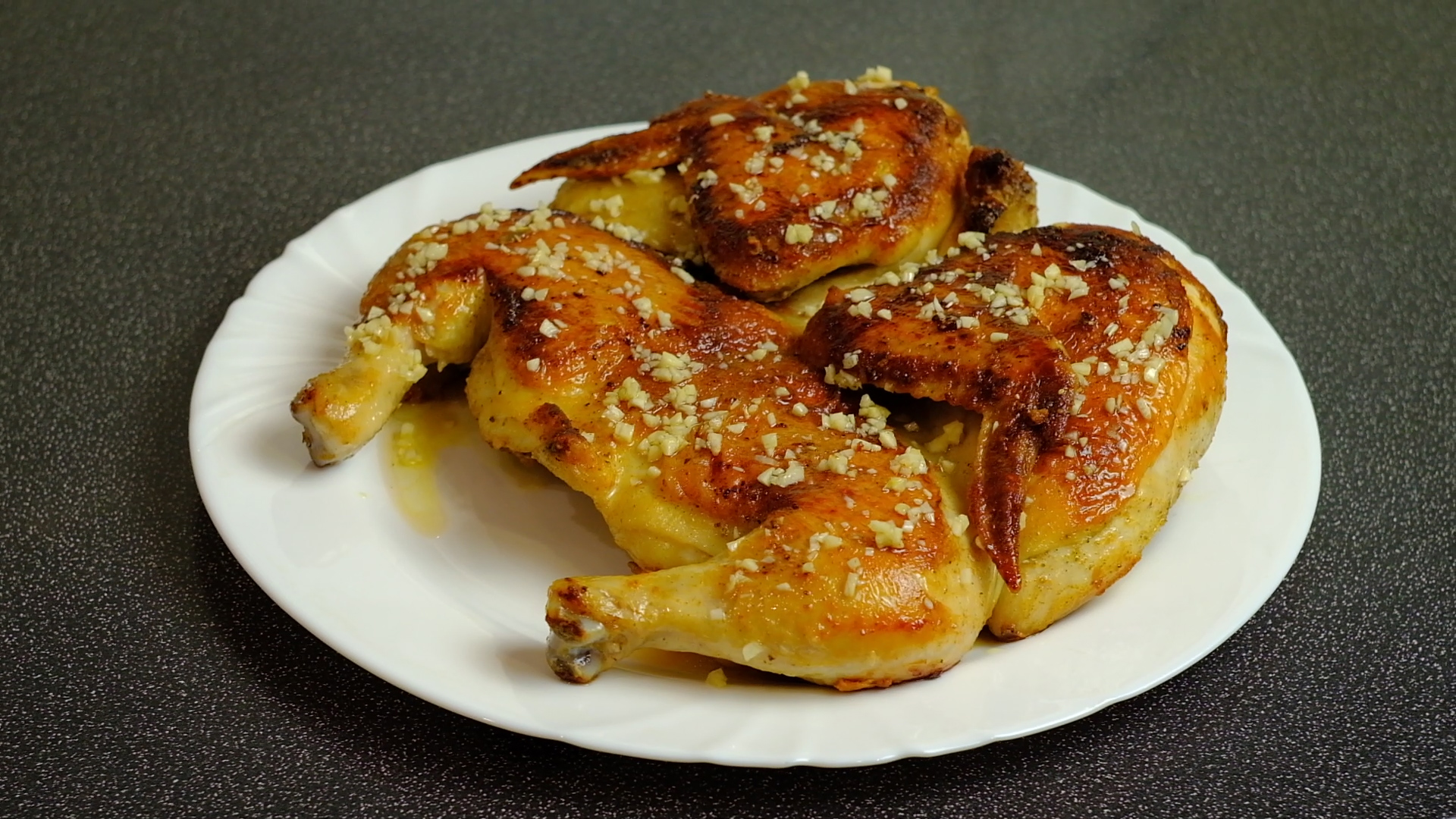 Хрустящий и сочный цыпленок табака