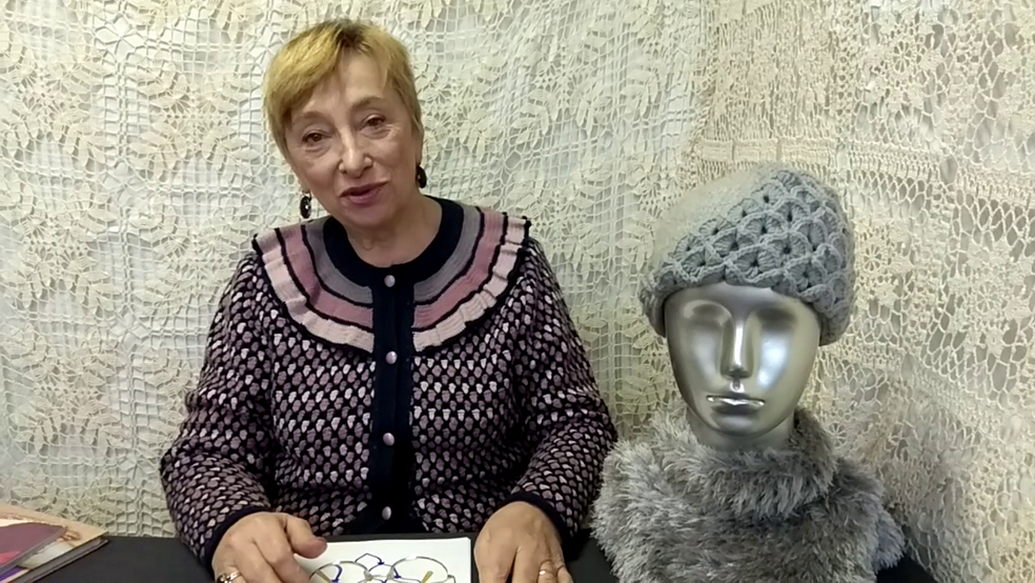 Шапочка "Снежная королева". Мастер-класс по вязанию крючком от О. С. Литвиной.