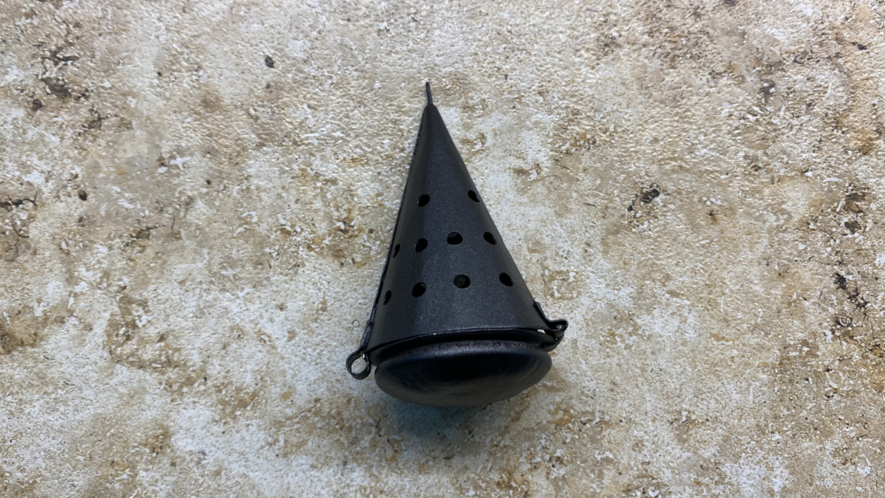 СПОРТИВНАЯ КОРМУШКА ДЛЯ ЗИМНЕЙ РЫБАЛКИ СВОИМИ РУКАМИ.mp4